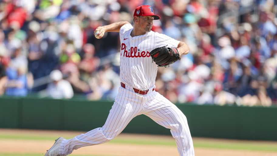 Padres Sign Former Phillies Pitcher in Free Agent Move