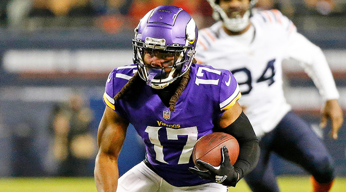 Commanders Sign Veteran Receiver