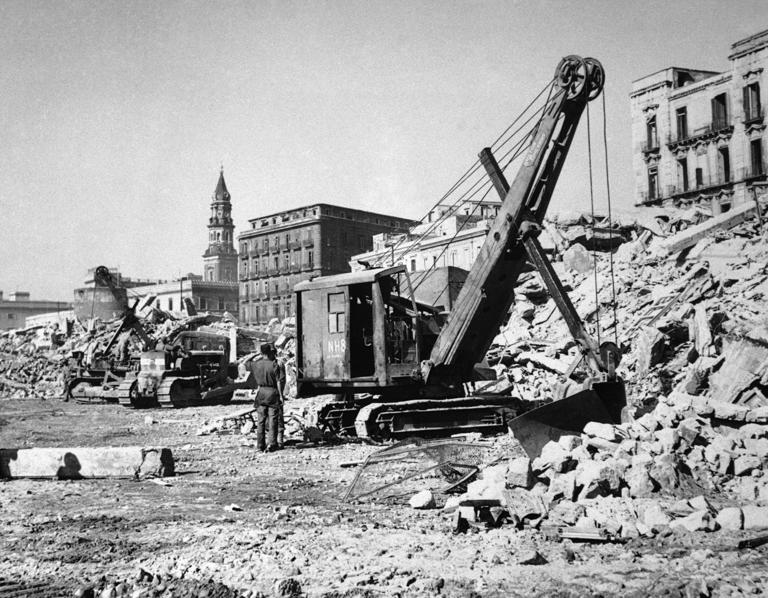 ‘Naples 1944’ captures a liberated but desperate and collapsing city