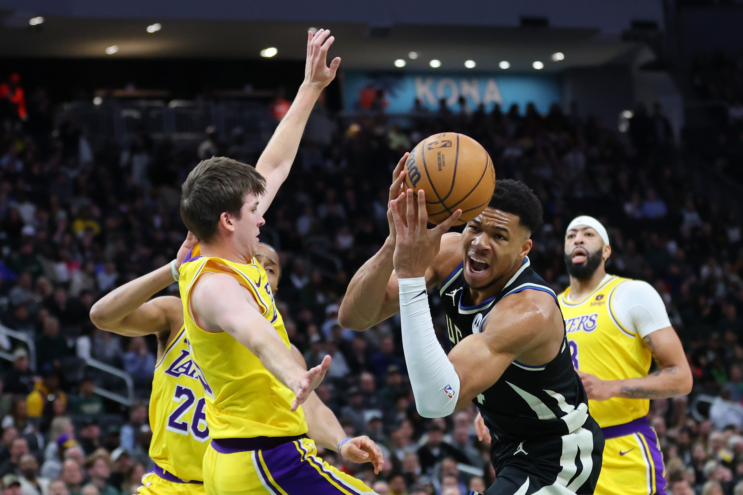 Best Lakers vs. Bucks Prop Bets, Betting Picks: Milwaukee Heavily Favored