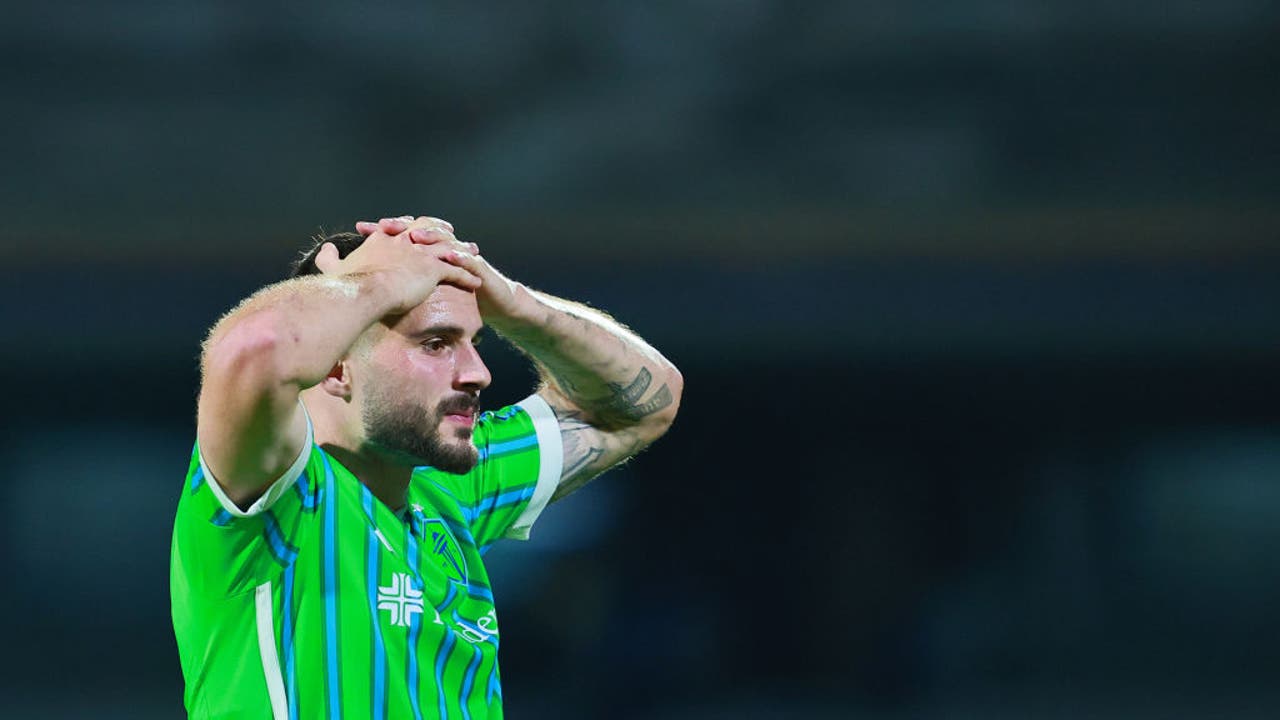 Morris, Arriola injured as Sounders FC gets knocked out of CONCACAF ...