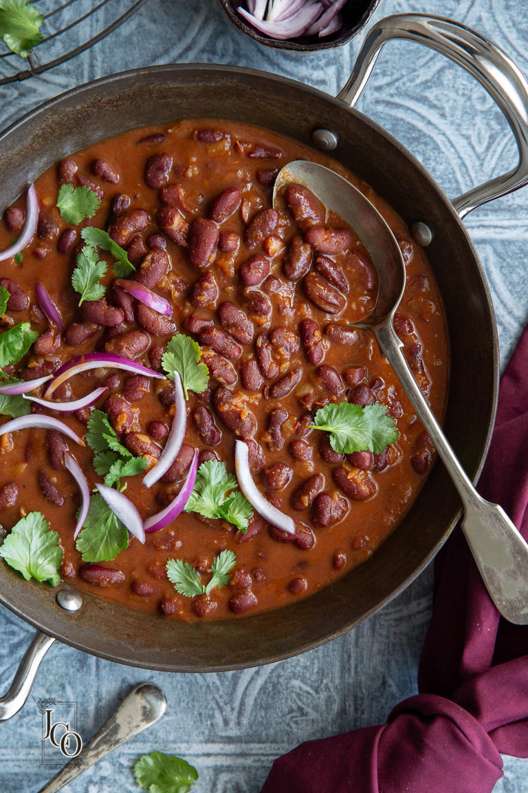 Red Kidney Bean & Coconut Curry (Maharage Na Yazi)