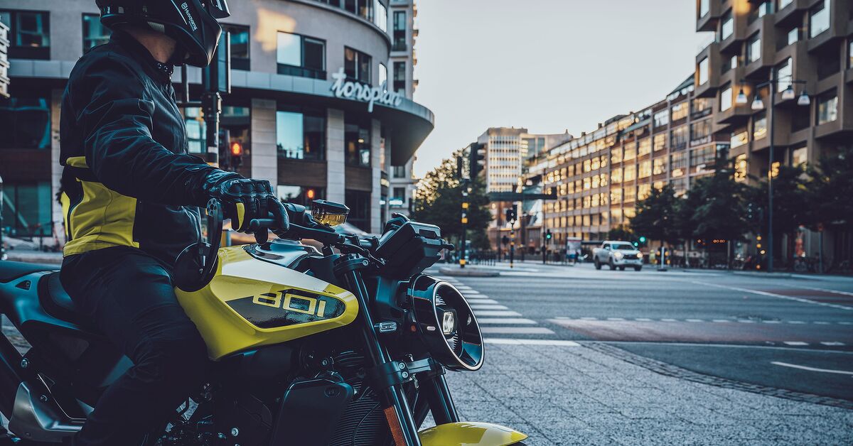 Husqvarna Introduces Four-Year Warranty on LC8c Models