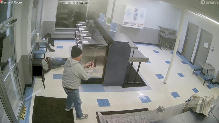 Navy vet, 73, opened fire at laundromat in his old hometown, claiming city was ‘controlling his ...