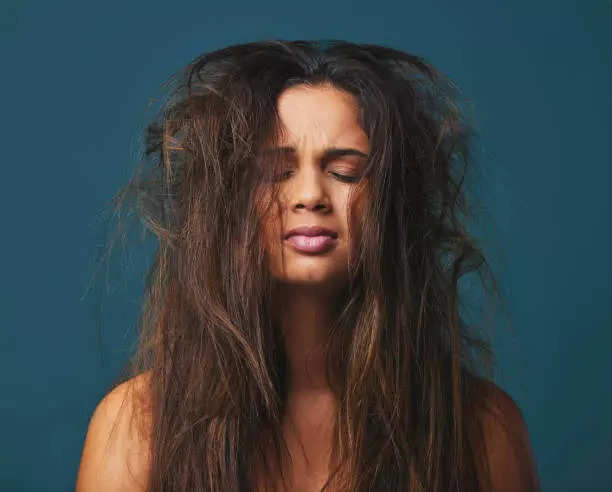 High temperature and humidity make hair dry and frizzy: Tips to ...
