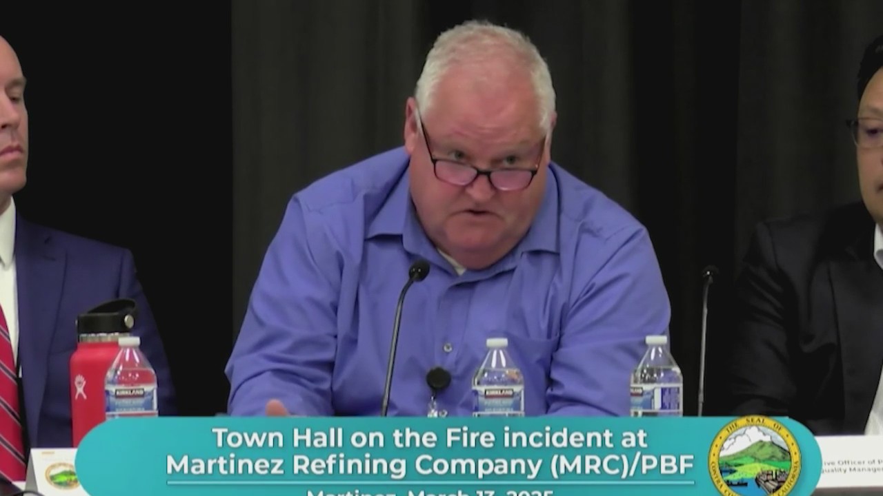 Town hall held to discuss Martinez refinery fire