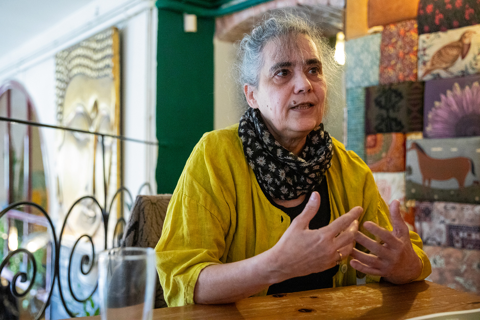 Nem léphet be úgy a tanár a terembe órát tartani, hogy figyelmen kívül ...