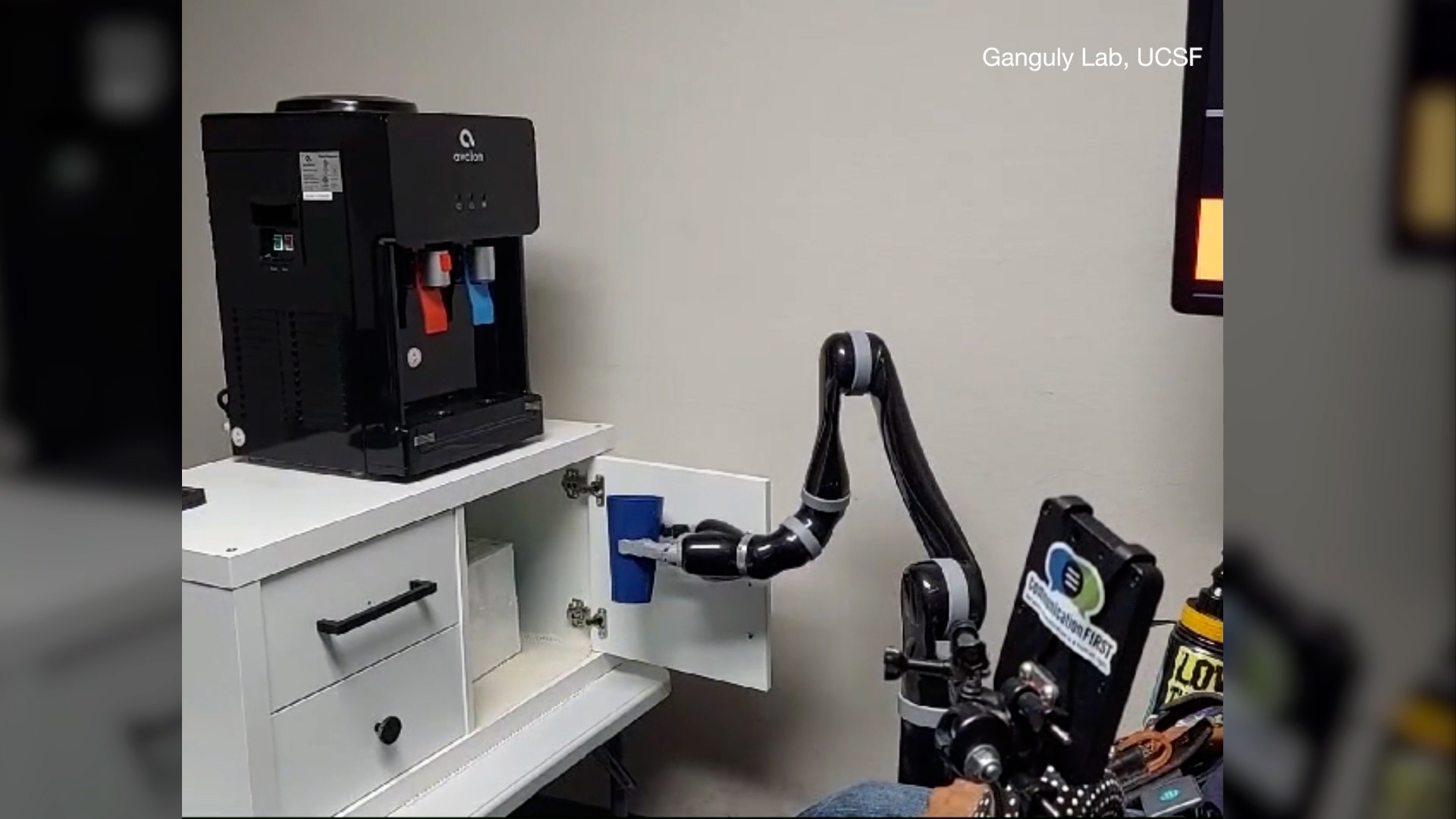 Scientists Create Robotic Arm Controlled by Imagination