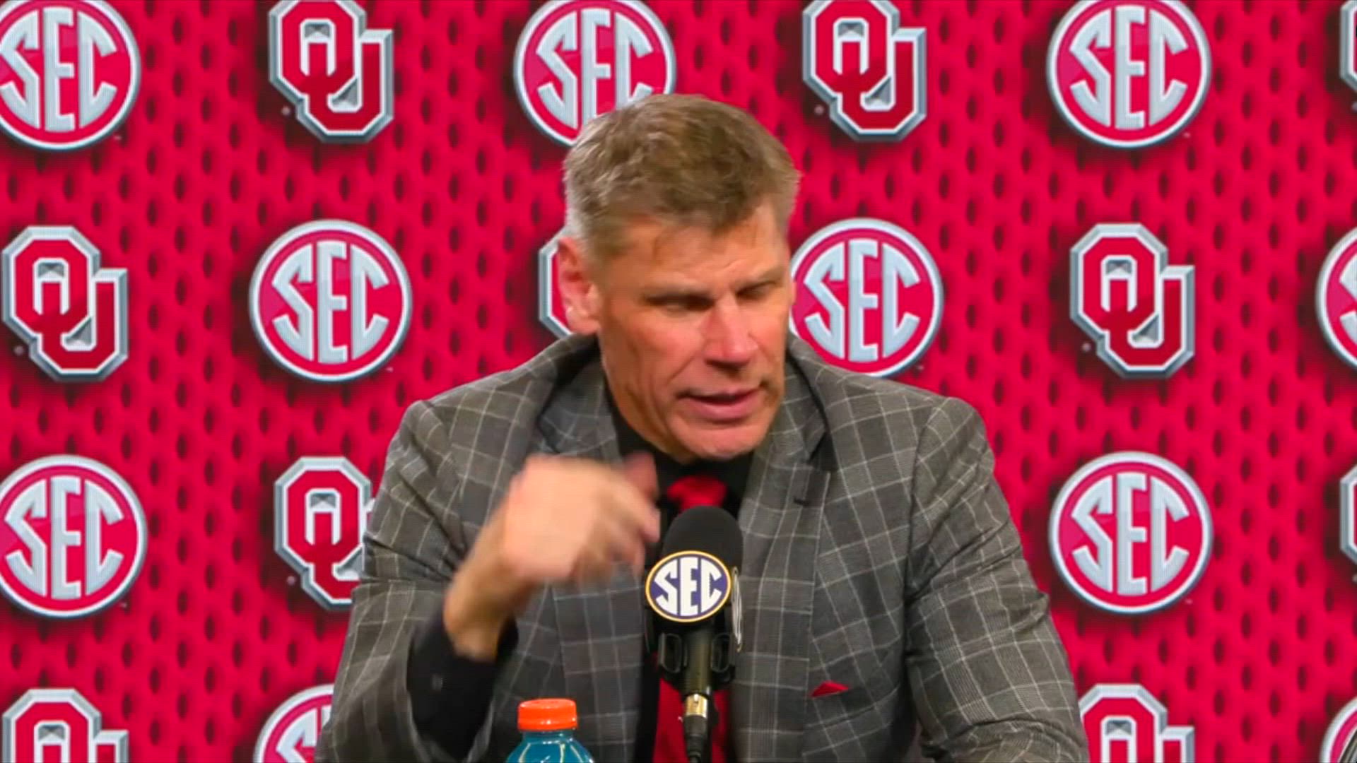 WATCH: Oklahoma Coach Porter Moser, Players Kentucky Postgame