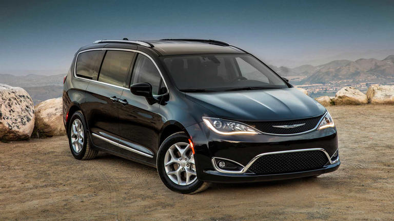 Chrysler Pacifica Generations: All Model Years | CarBuzz