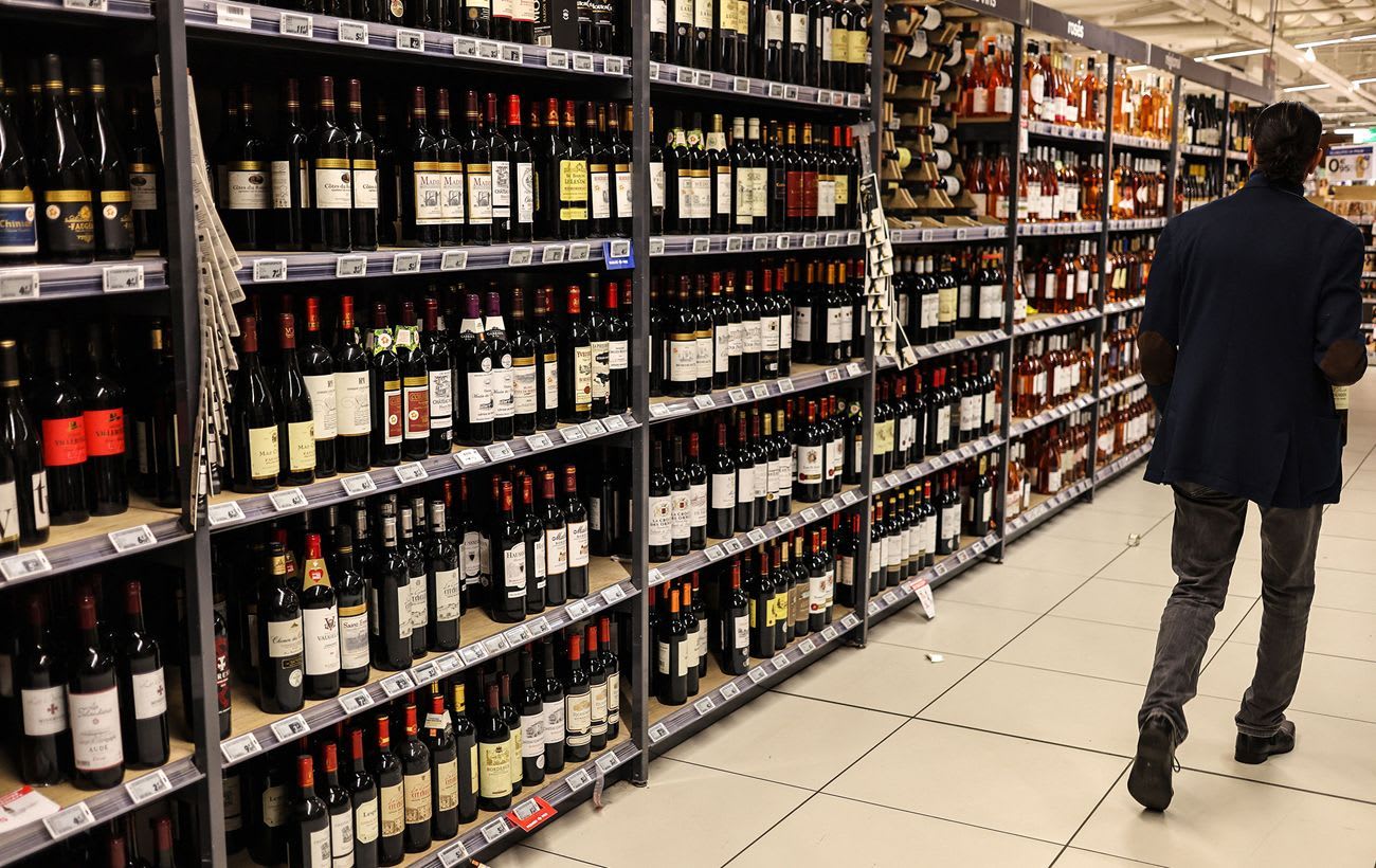 France reacts to Trump's idea of 200% tariffs for EU