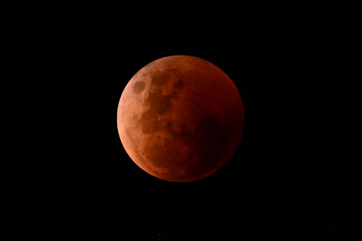 'Blood Moon' rising: Rare total lunar eclipse tonight
