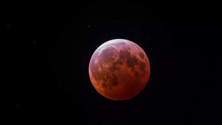 Lunar Eclipse 2025: When and Where to see it? Visibility in India ...