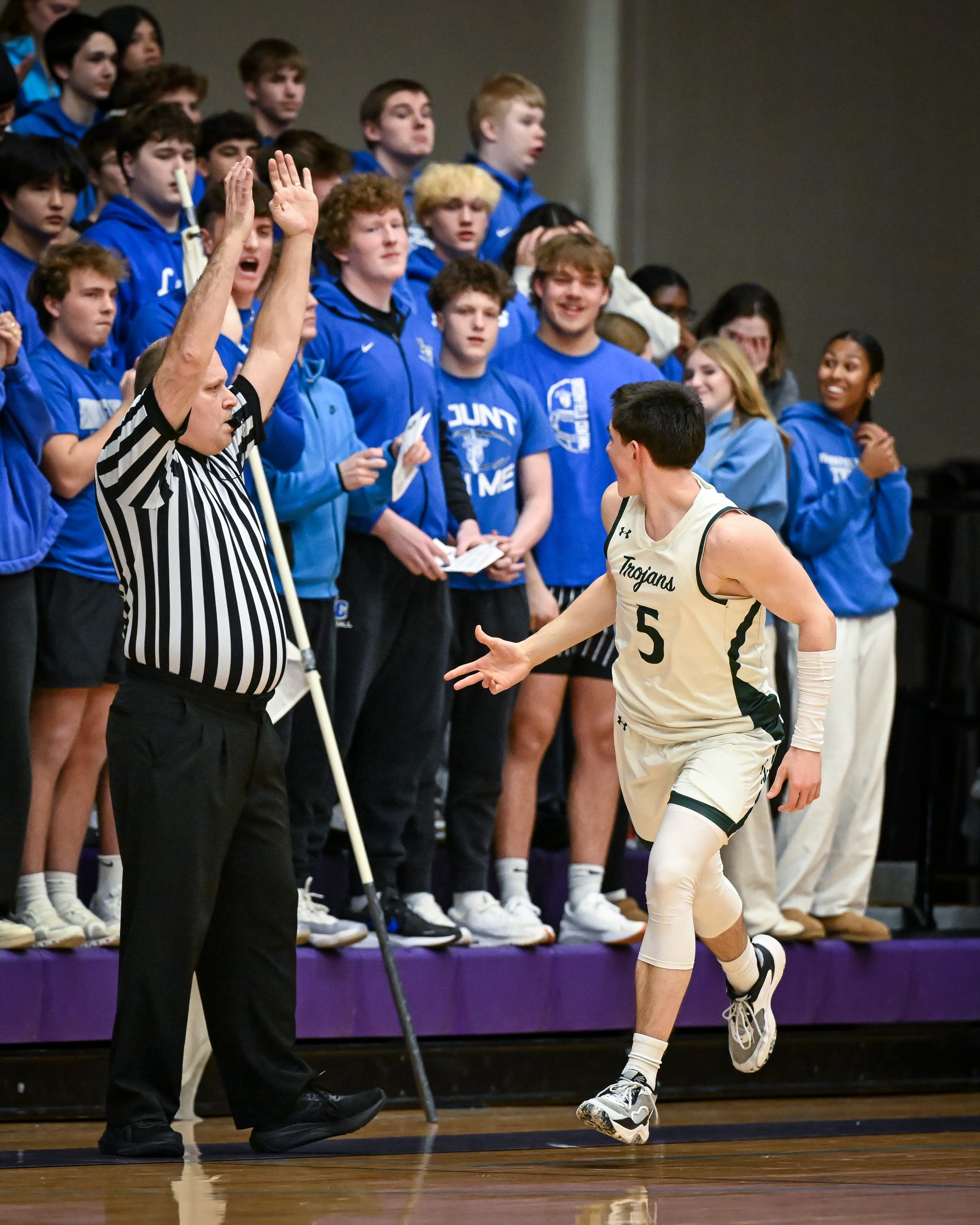 Tosa West beats Brookfield Central to lead area boys hoops sectional ...