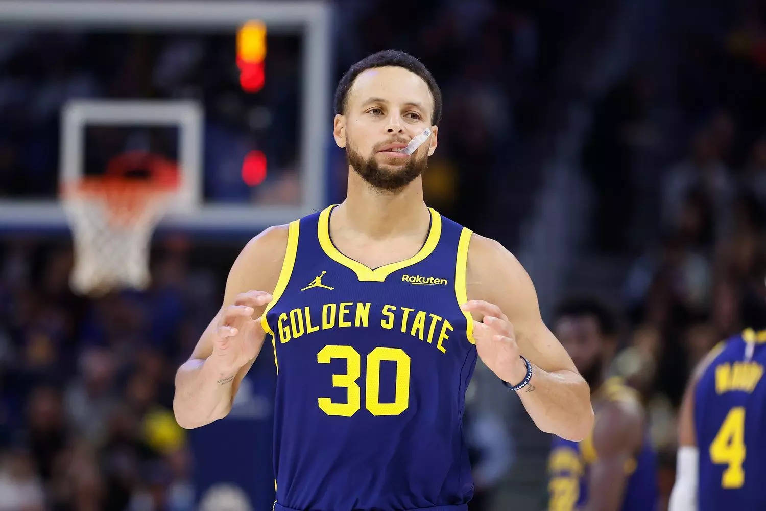 Stephen Curry creates history becoming first NBA player to hit 4,000 ...