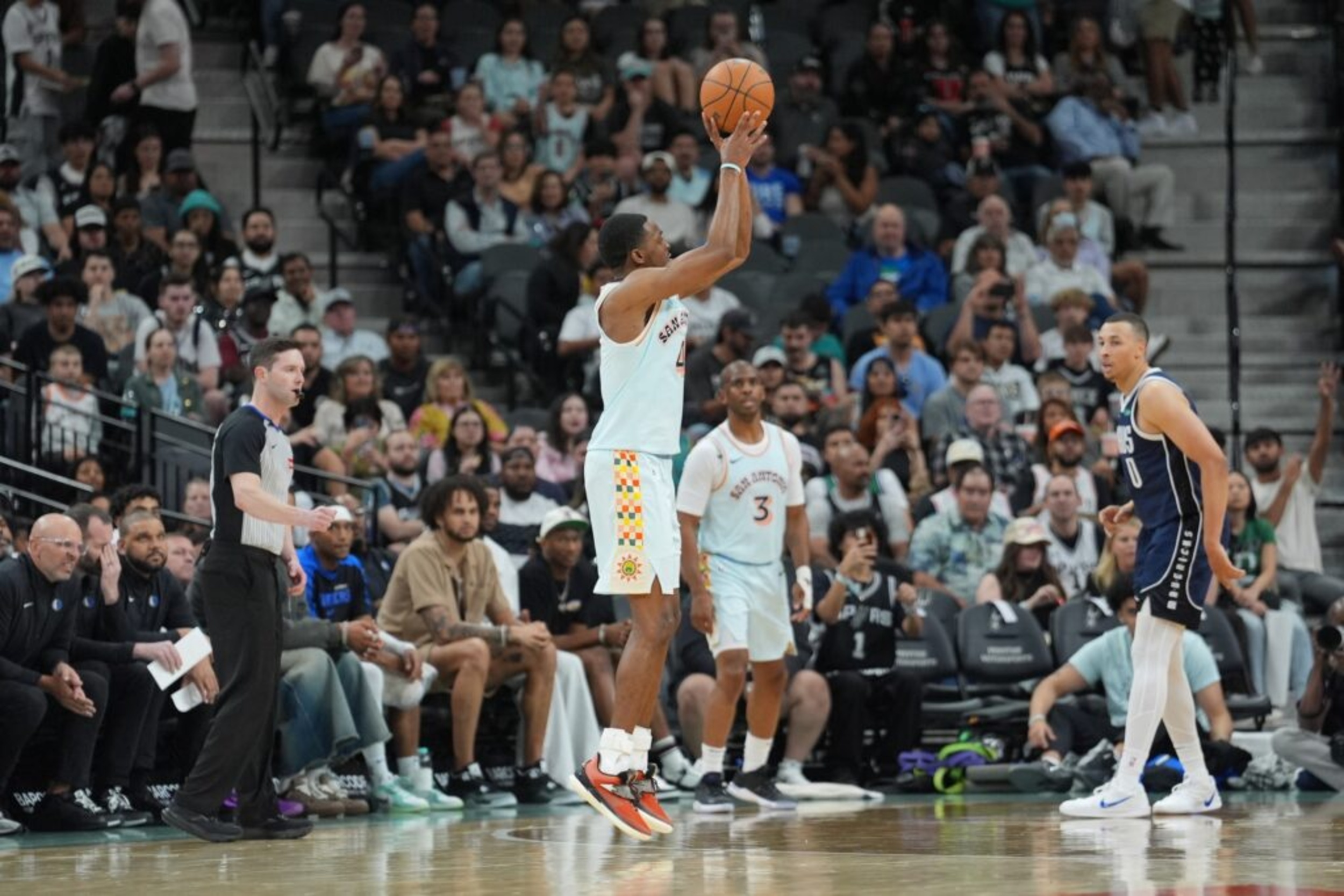 Spurs Season Ends With De’Aaron Fox Injury News