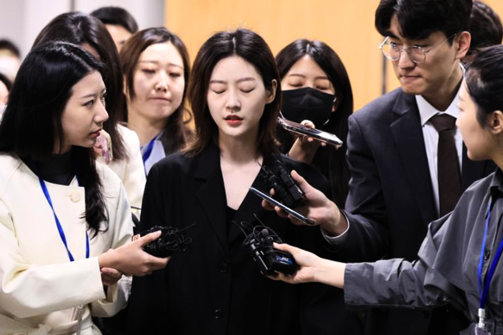 ‘Save Her?’ Gold Medalist says debt was between agency and Kim Sae-ron ...