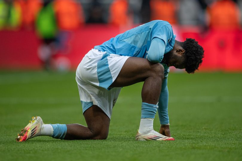 Nottingham Forest star 'eyed' as rivals ready to swoop amid contract ...