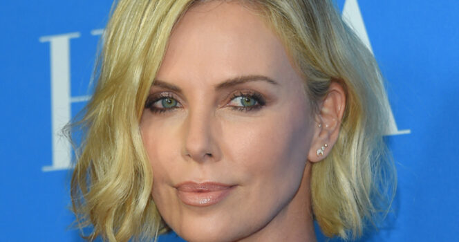 Charlize Theron såg sin far skjutas ihjäl av sin mamma