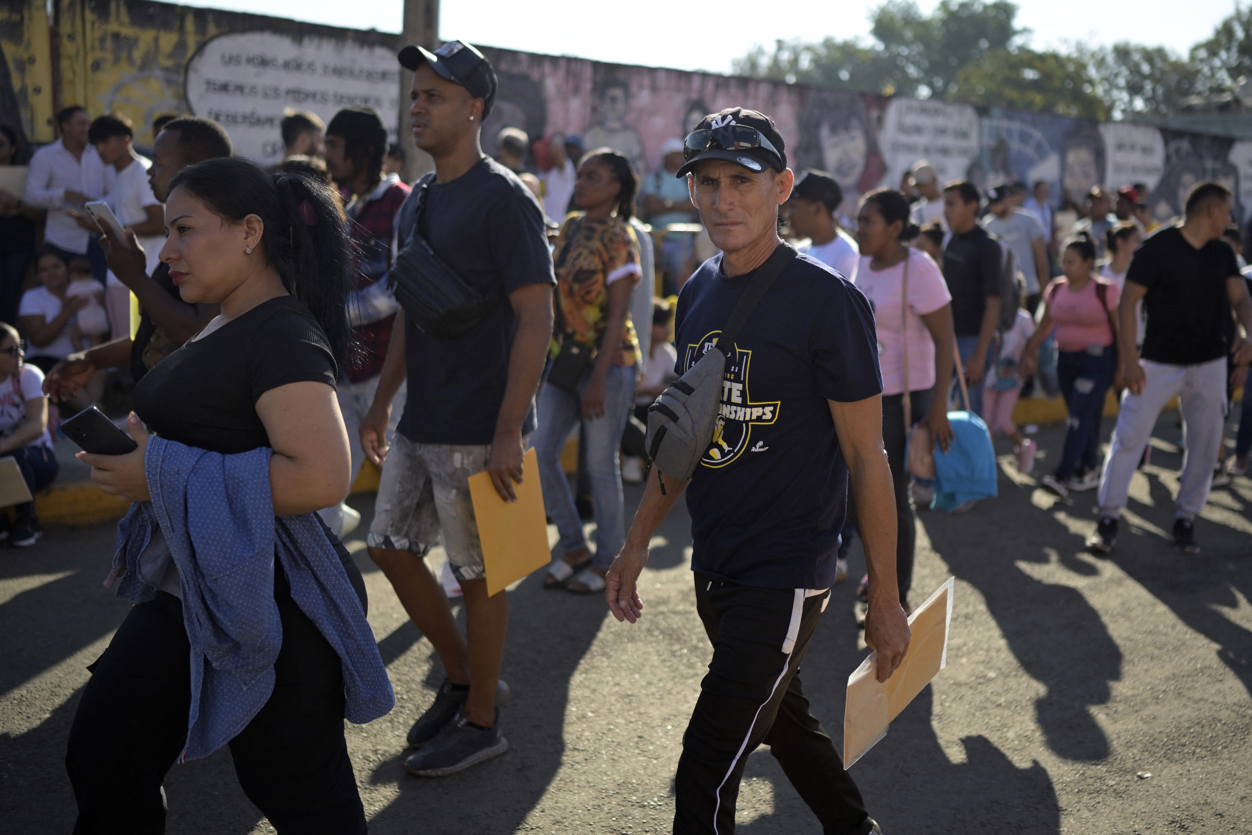 Exploring the major migration routes across the world