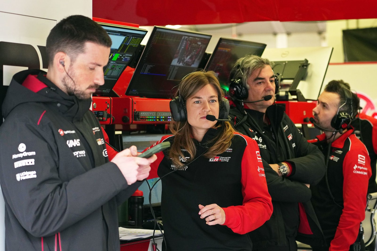 F1's first female race engineer praised by Haas team after debut