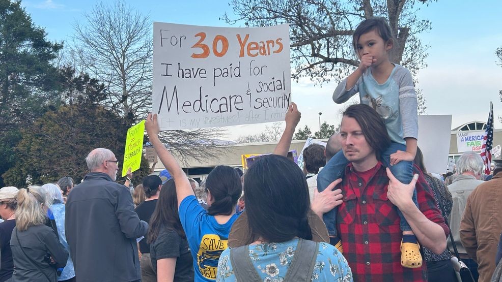 Over 2,000 demonstrators demand answers from Rep. Edwards at packed ...