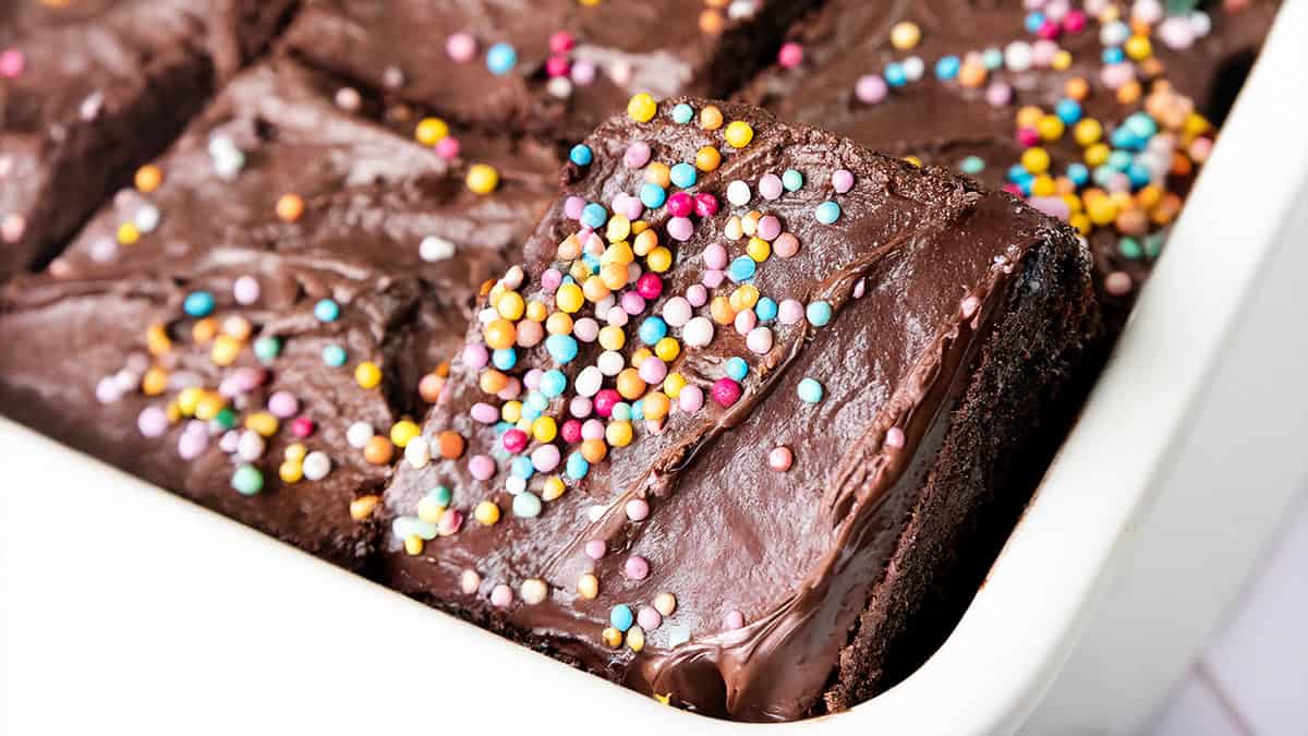20 Sheet Cakes That Always Feed a Crowd