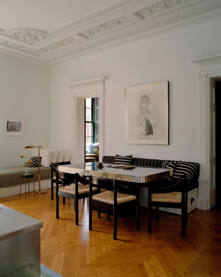 Inside a 950-Square-Foot NYC Bachelor Pad That Writes Its Own Rules