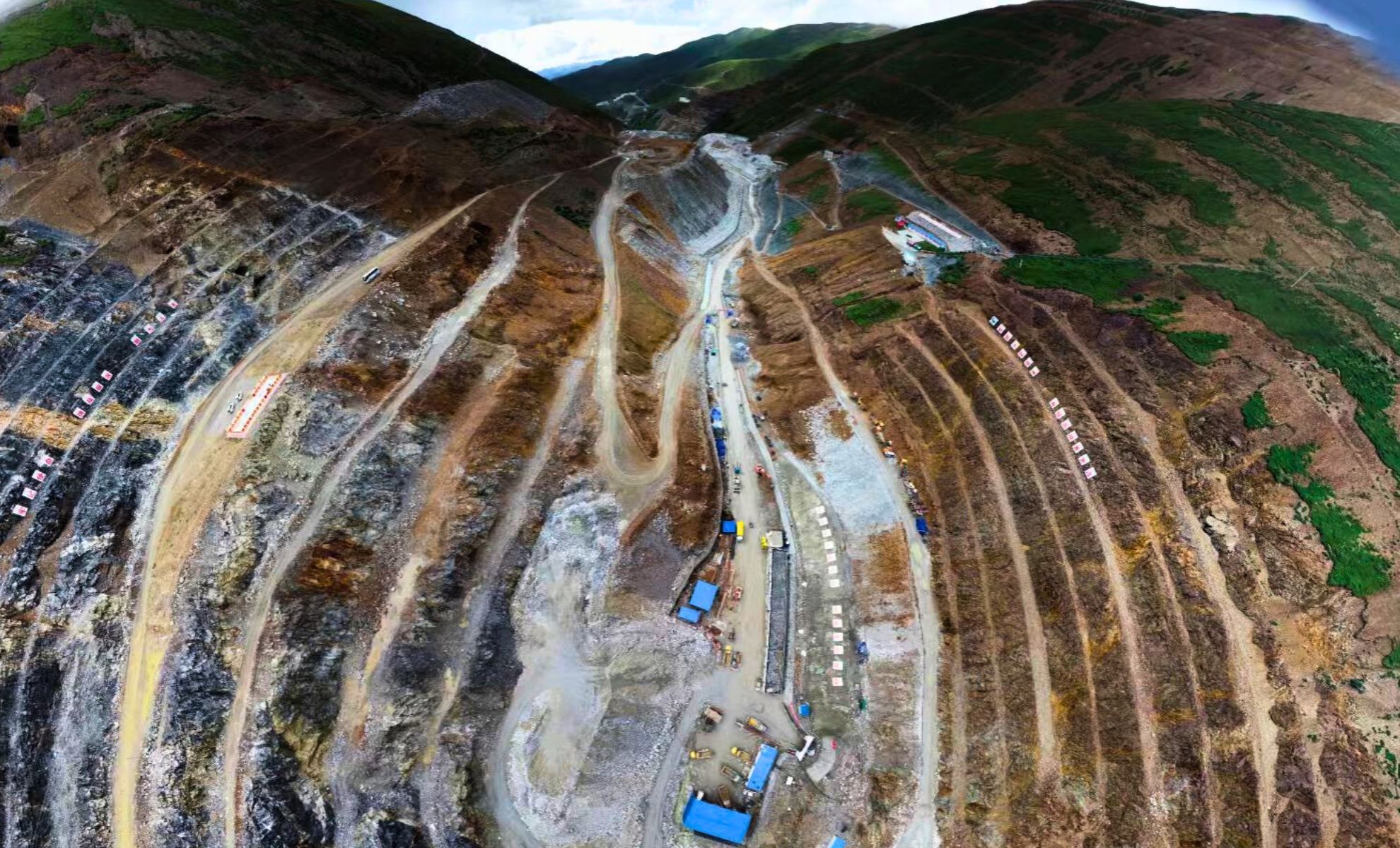 China Uncovers a Massive 20M-Tonne Copper Deposit in the Qinghai-Tibet ...