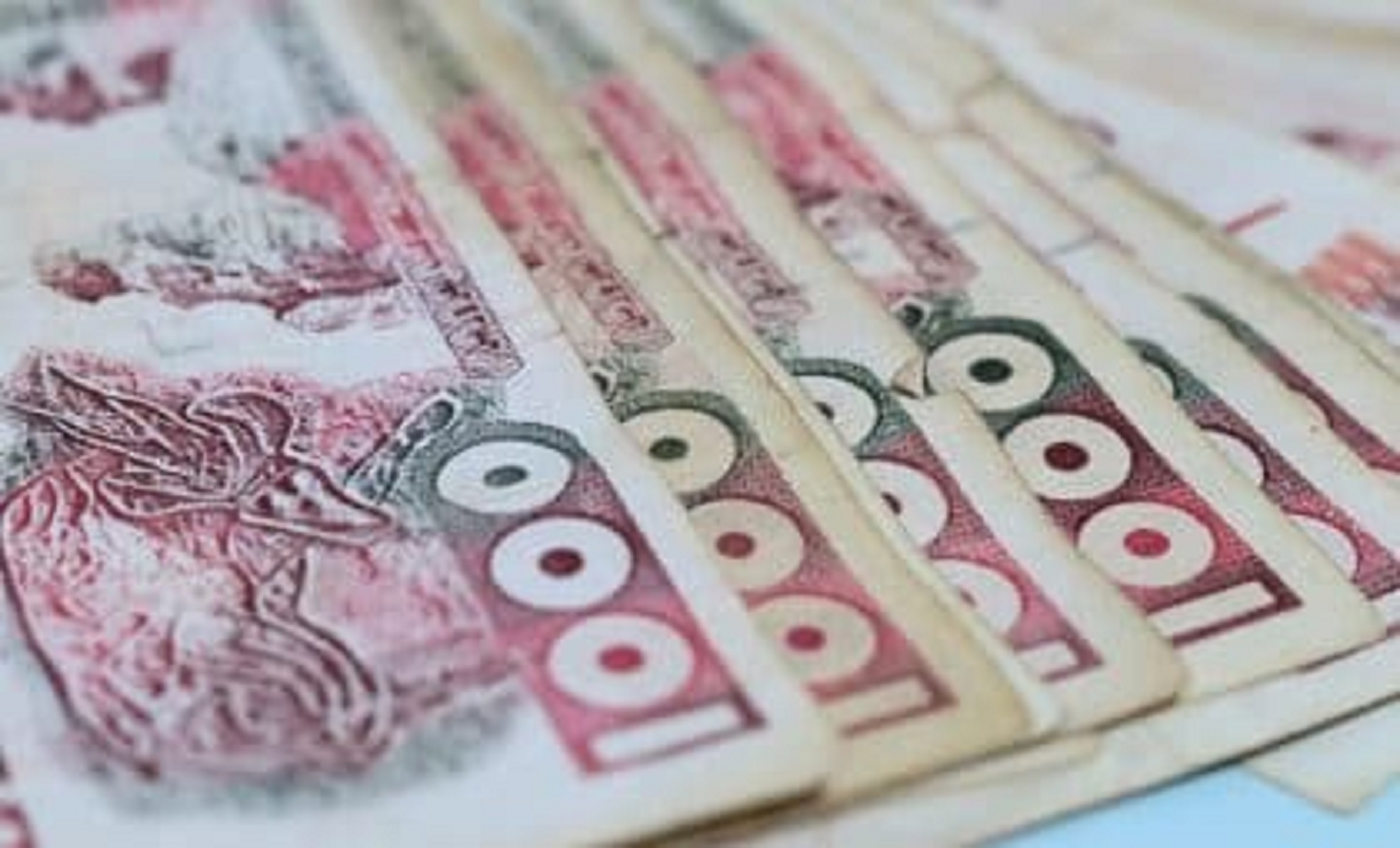 Le cash domine encore en Algérie avec 9654 milliards de dinars en ...