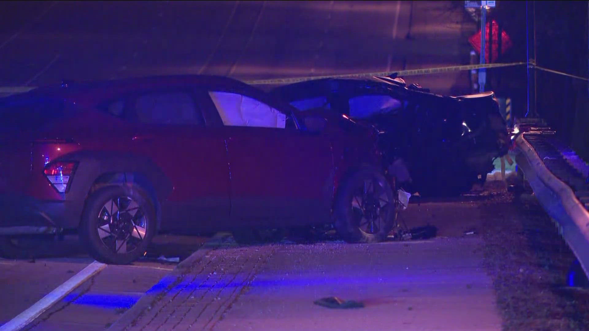 Crash investigation closes lanes on Memorial Drive in Decatur