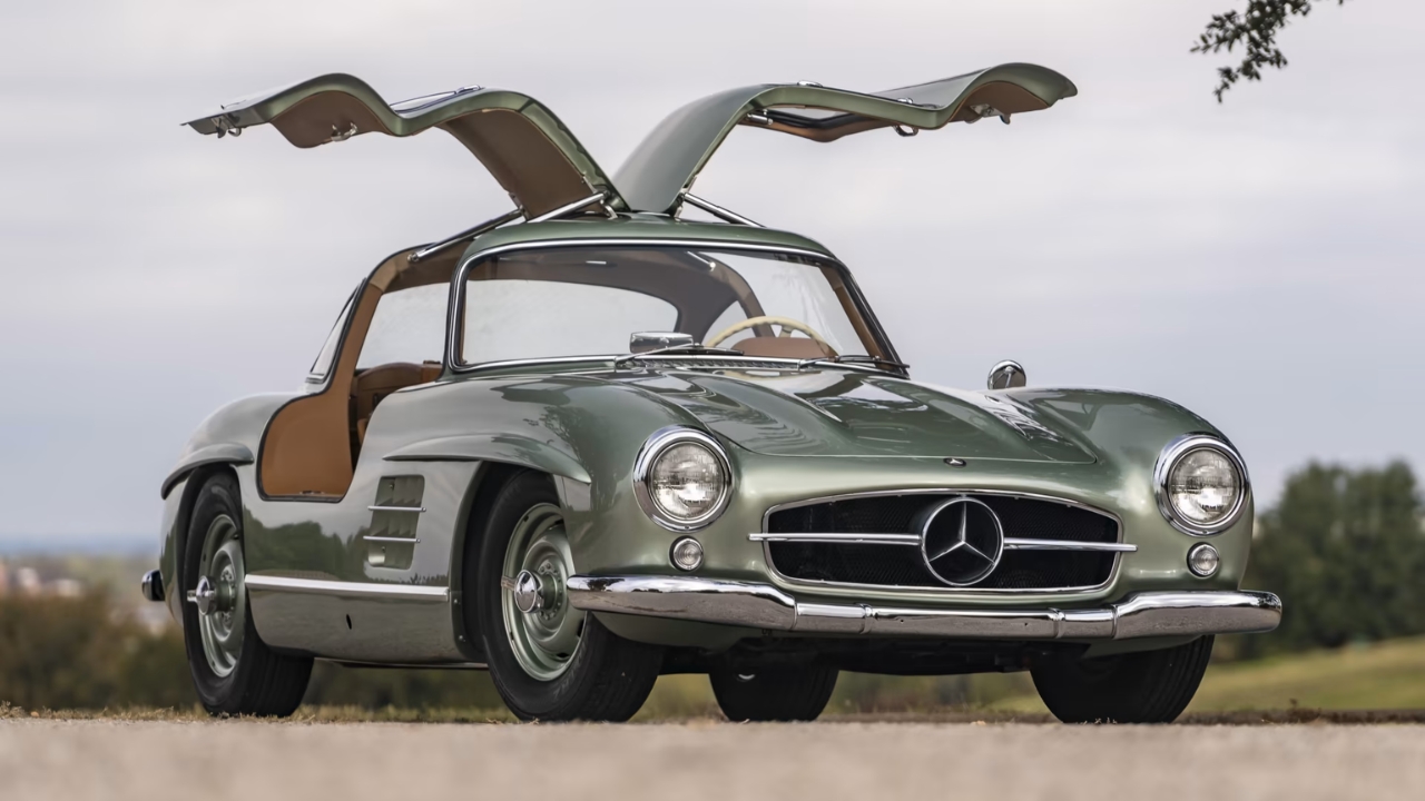 15 Classic Cars That Look Fast Standing Still