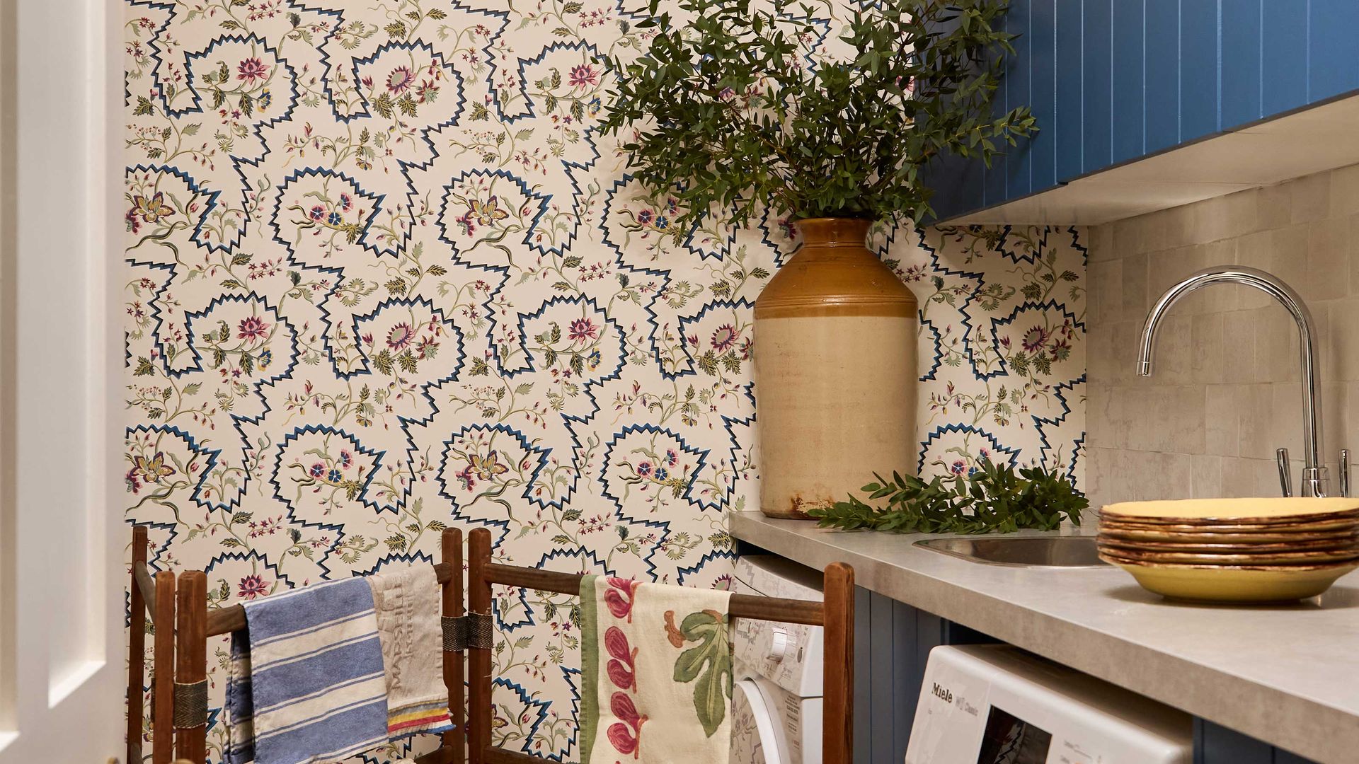 9 Utility Room Wallpaper Ideas Experts Say Will "Bring a Little Extra Joy" to Your Home's Most ...