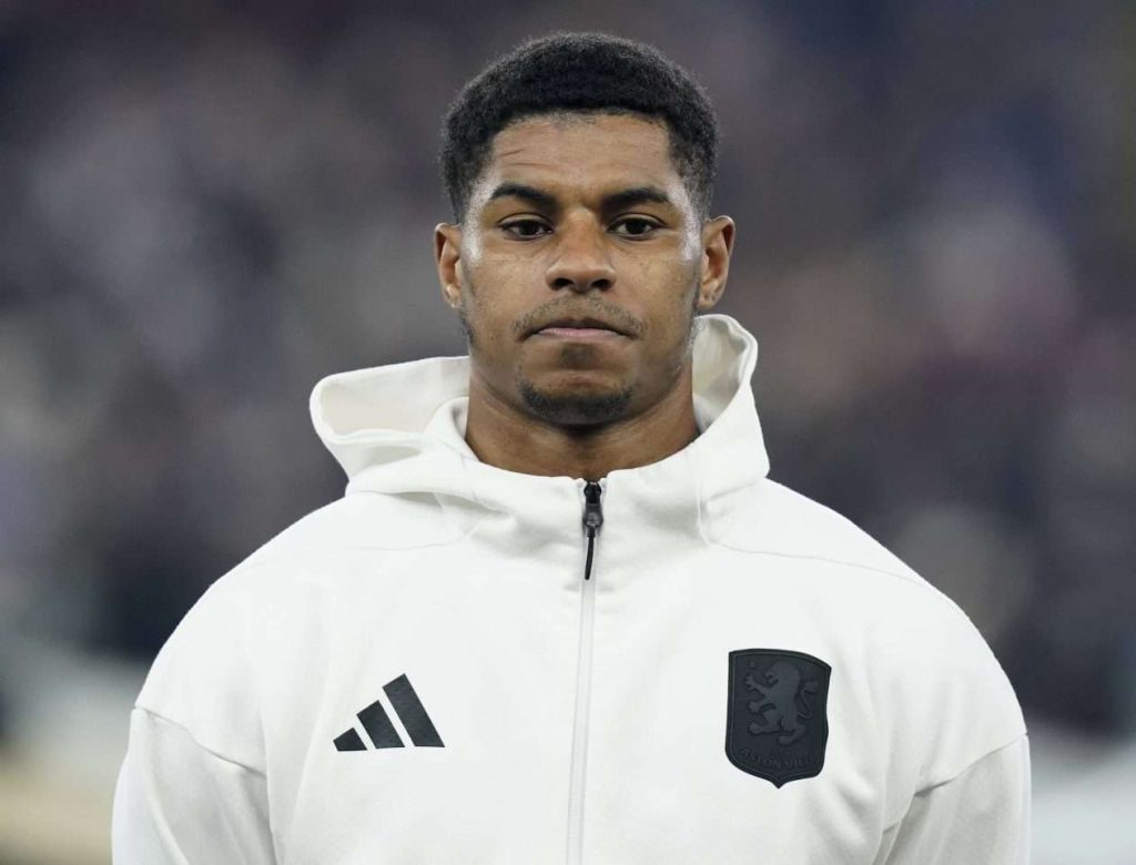 Teddy Sheringham: Marcus Rashford ei ansaitse siirtyä Barcelonaan