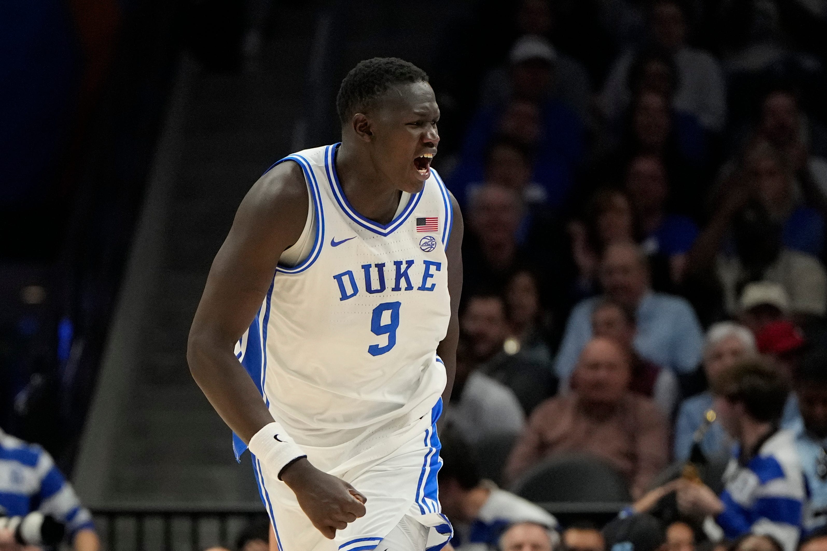 Prediction and betting odds for Friday's Duke basketball game against ...