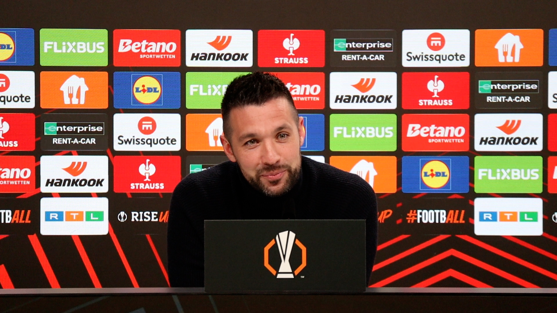 Farioli sprak met Kroes over veel gewijzigde opstelling: 'Ik ben een ...