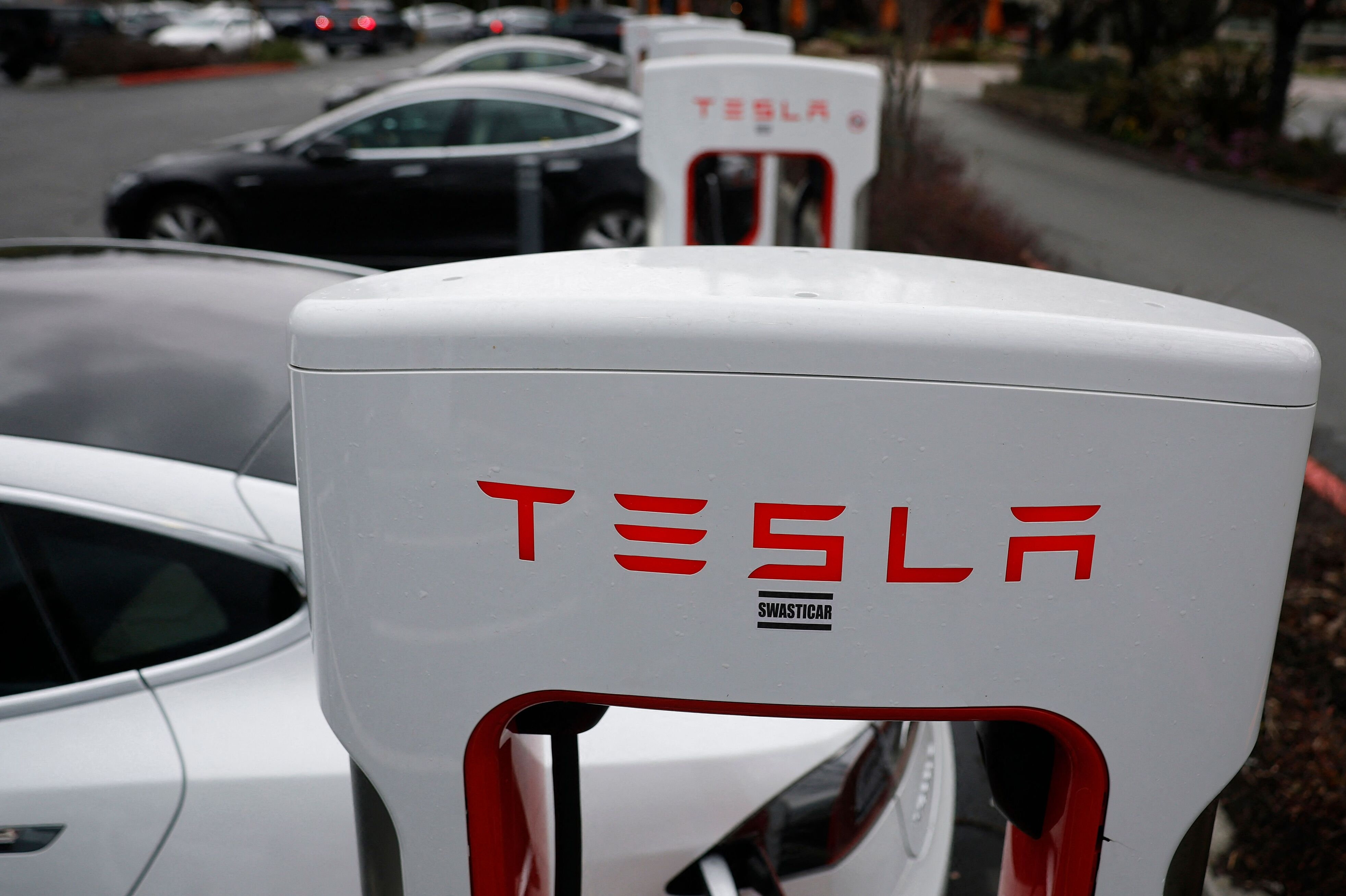 Tesla bekymret for at Trumps toldkrig skader forretningen