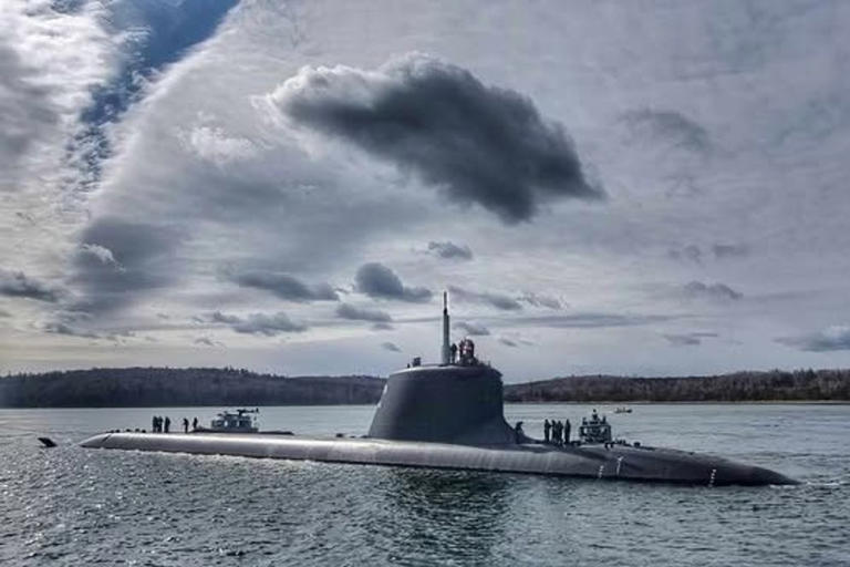 French nuclear attack sub mysteriously docks in Nova Scotia, 300 miles ...