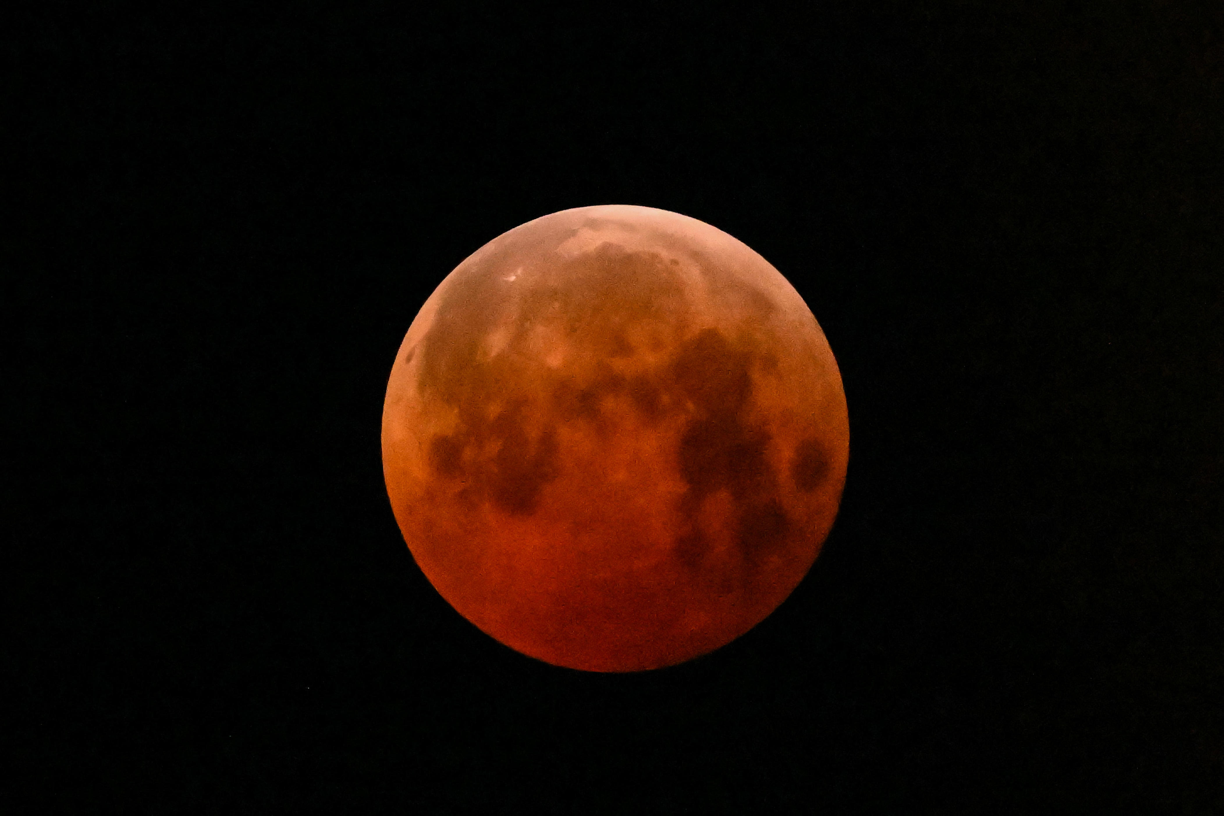 Is tonight a full moon? What time will September's 2025 blood moon rise ...