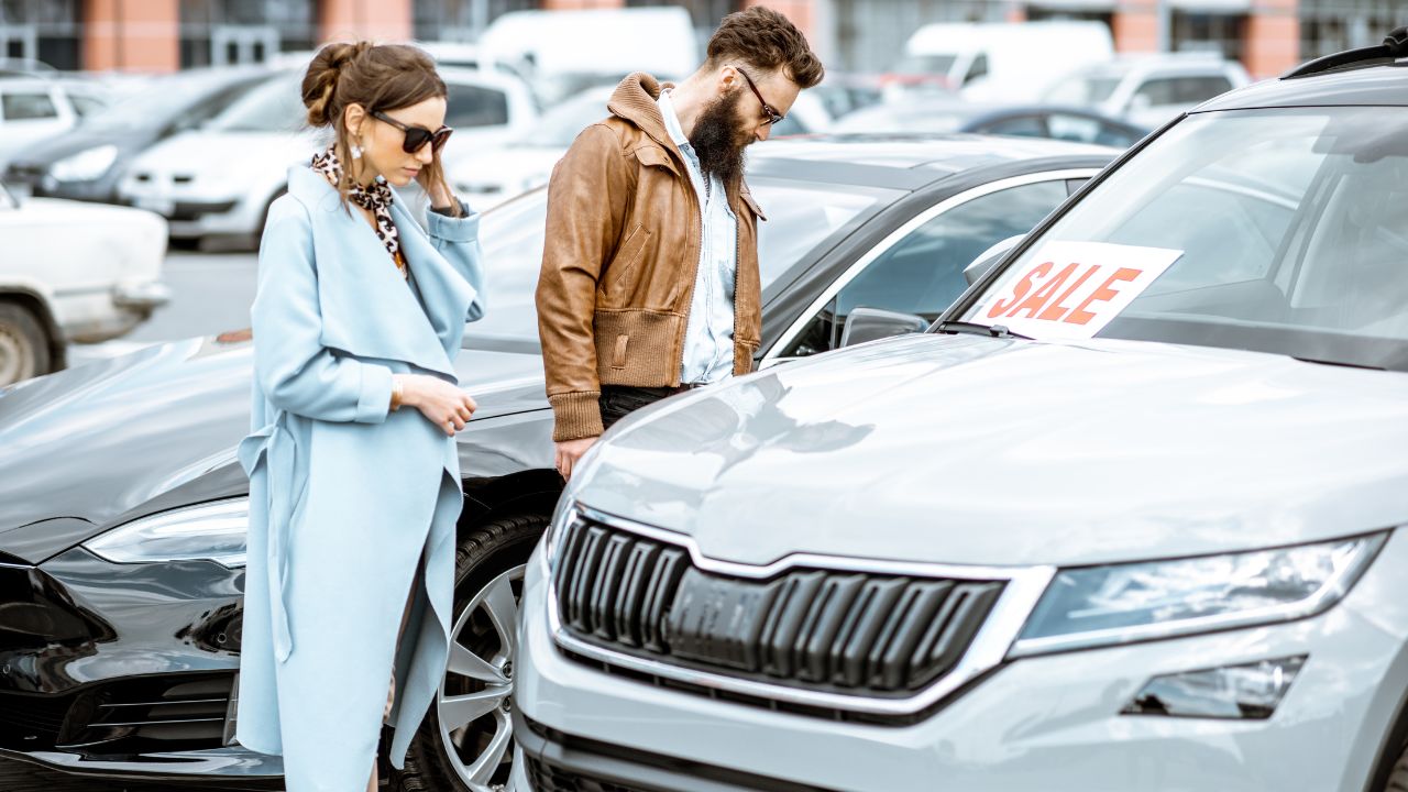 Leasing vs. Buying in 2025: Should You Rent the Ride or Keep the Keys?