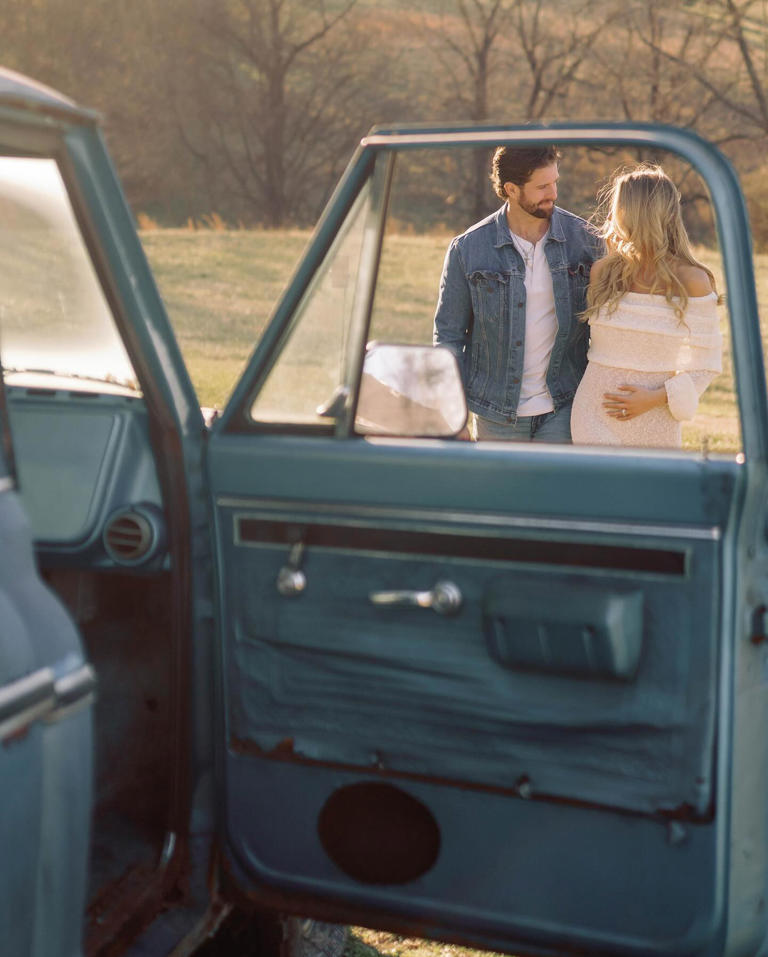 ‘Bachelorette’ alum Jed Wyatt is expecting first baby with wife Ellen ...