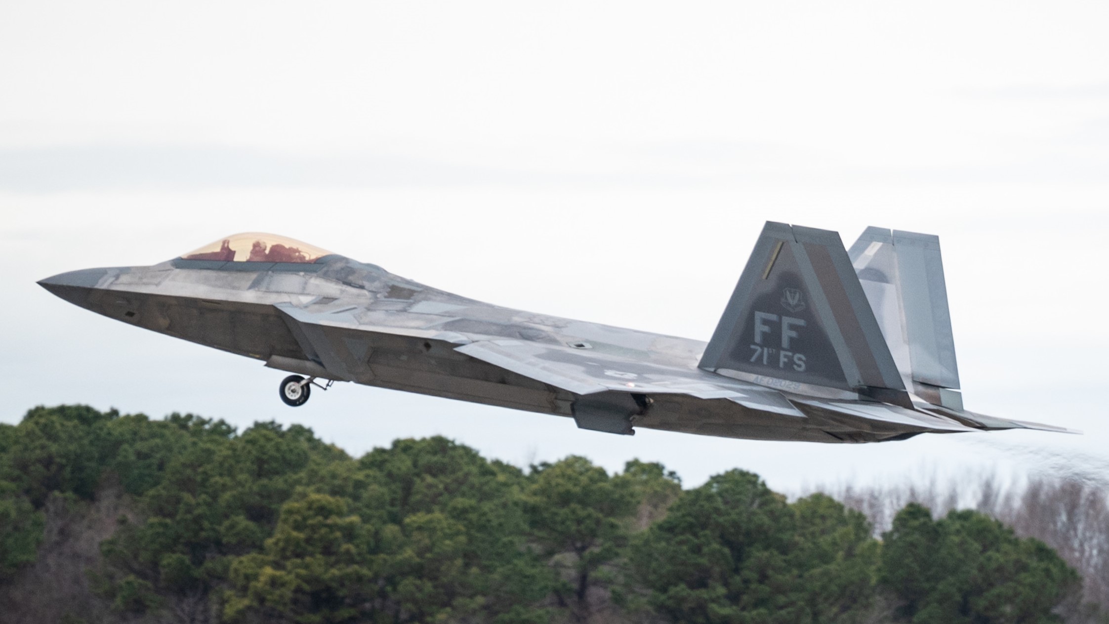 F-22 Pilots Compete for Revived Mitchell Trophy Air Race, with a Focus ...