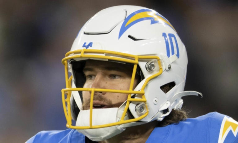 Mystery surrounds US Space Force craft as it returns to Earth