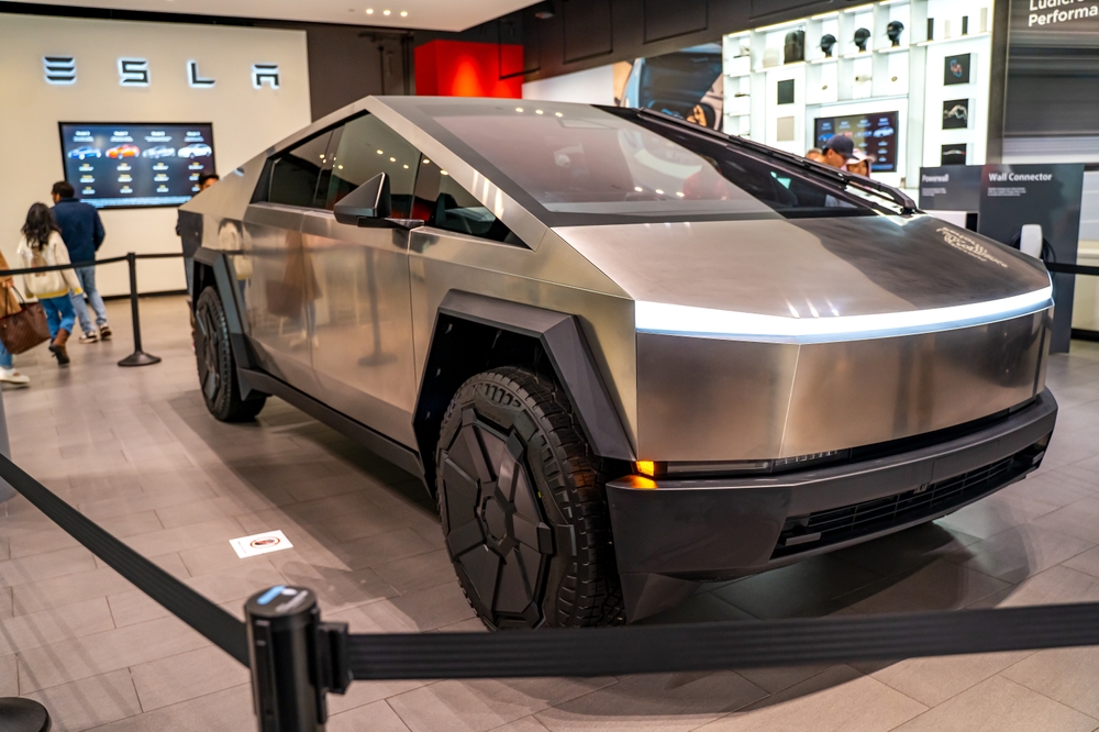 Äger du en Tesla? Då vet vi vad du har i fickan