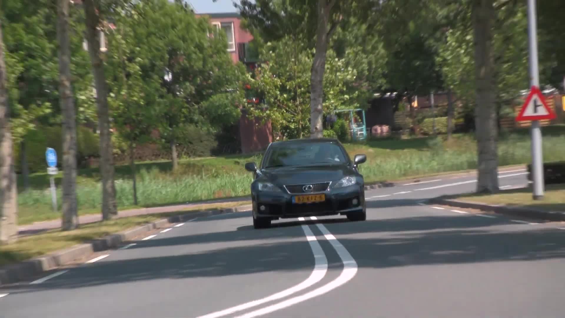 Lexus IS-F Handling Like a Dream! Sharp Cornering Action