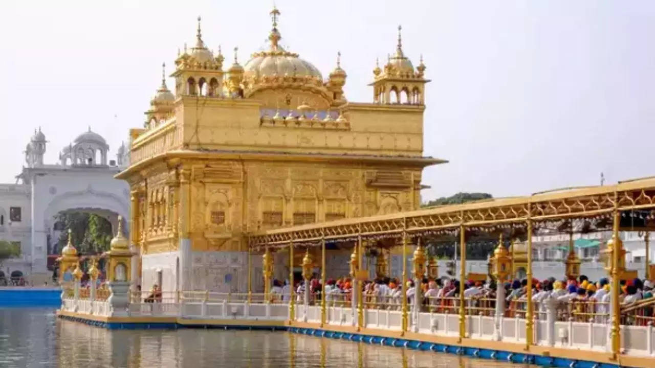 Man With Iron Rod Attacks Devotees At Golden Temple; 5 Injured, 2 Critical