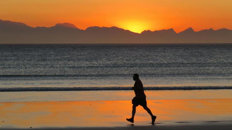 Sunset runners might be onto something — here’s the research on the ...