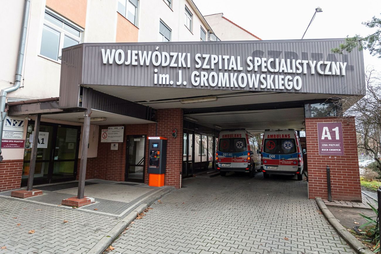 Nie szczepili dziecka, wzięli je do Afryki. Maluch walczy o życie z ...