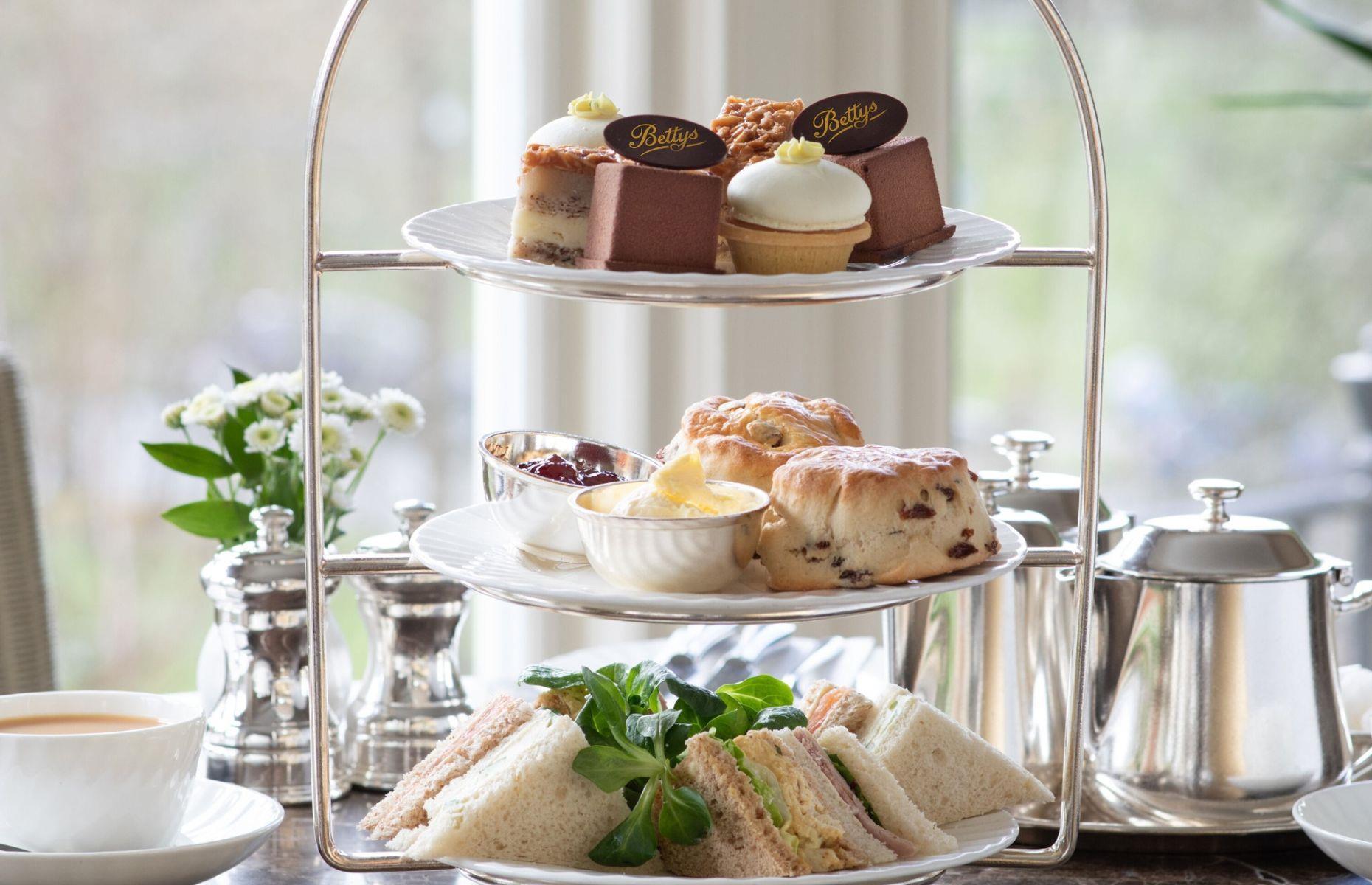 Which British afternoon teas truly deserve high praise?