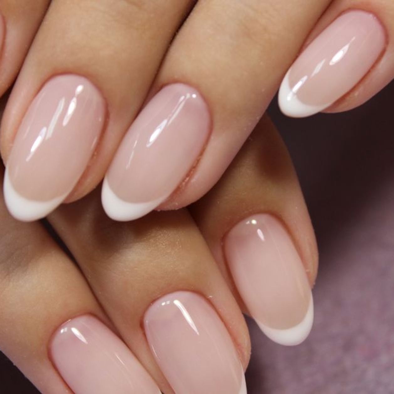 La French manucure, c'est fini : cette tendance glowy est bien plus ...